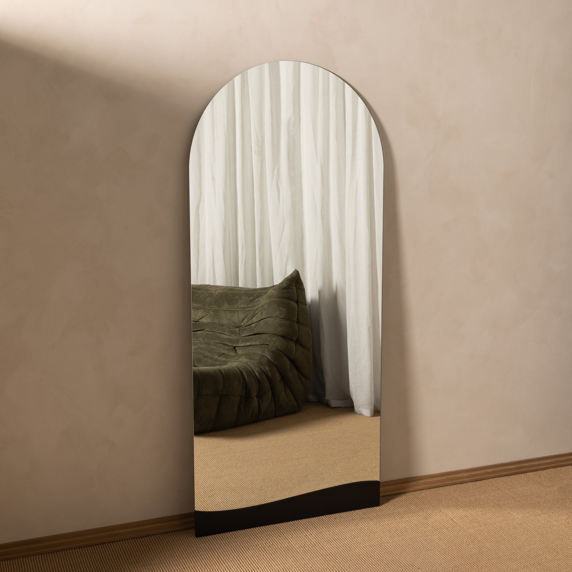 Mirrors – Made of Tomorrow